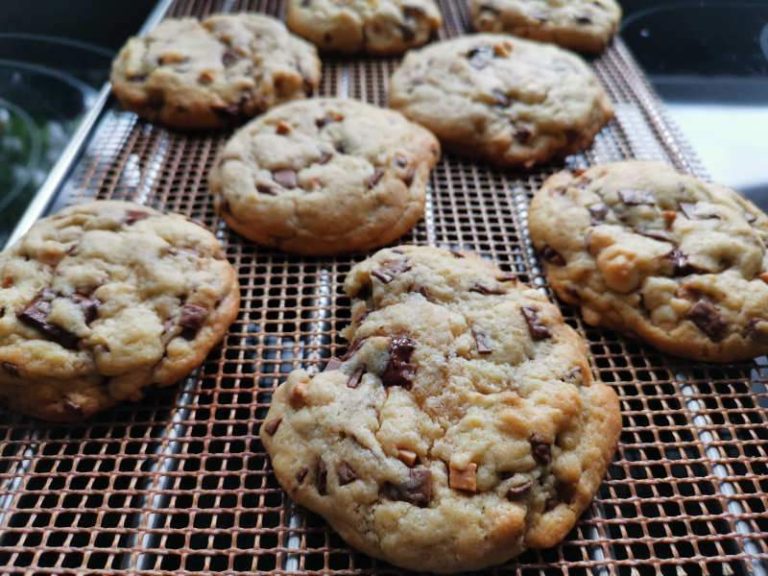 Receita de cookie americano de chocolate fofinho, fácil e gostoso